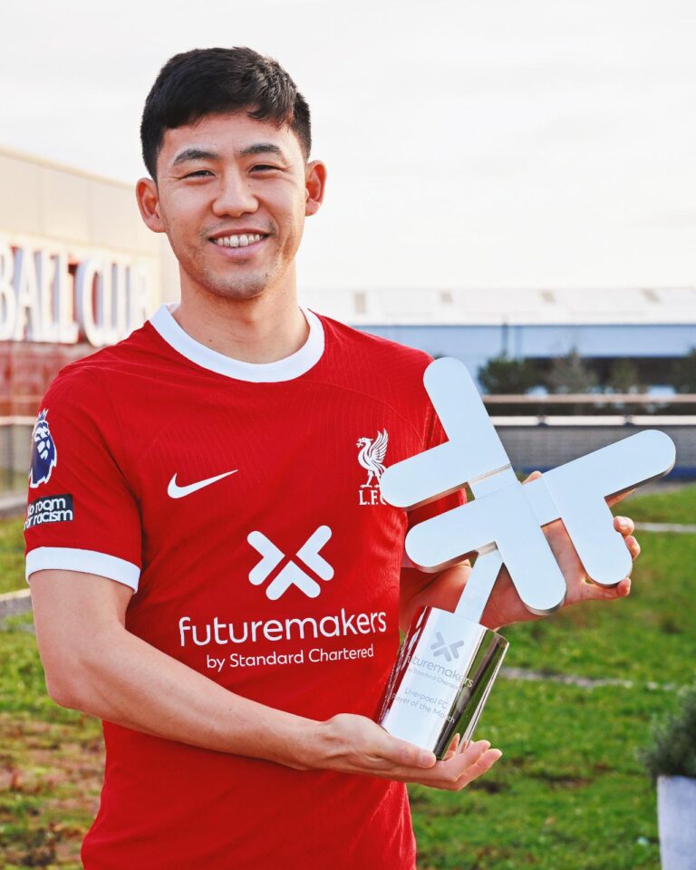 【海外の反応】遠藤航がクラブの月間最優秀選手に選出「プレミアで首位のチームだぞ」